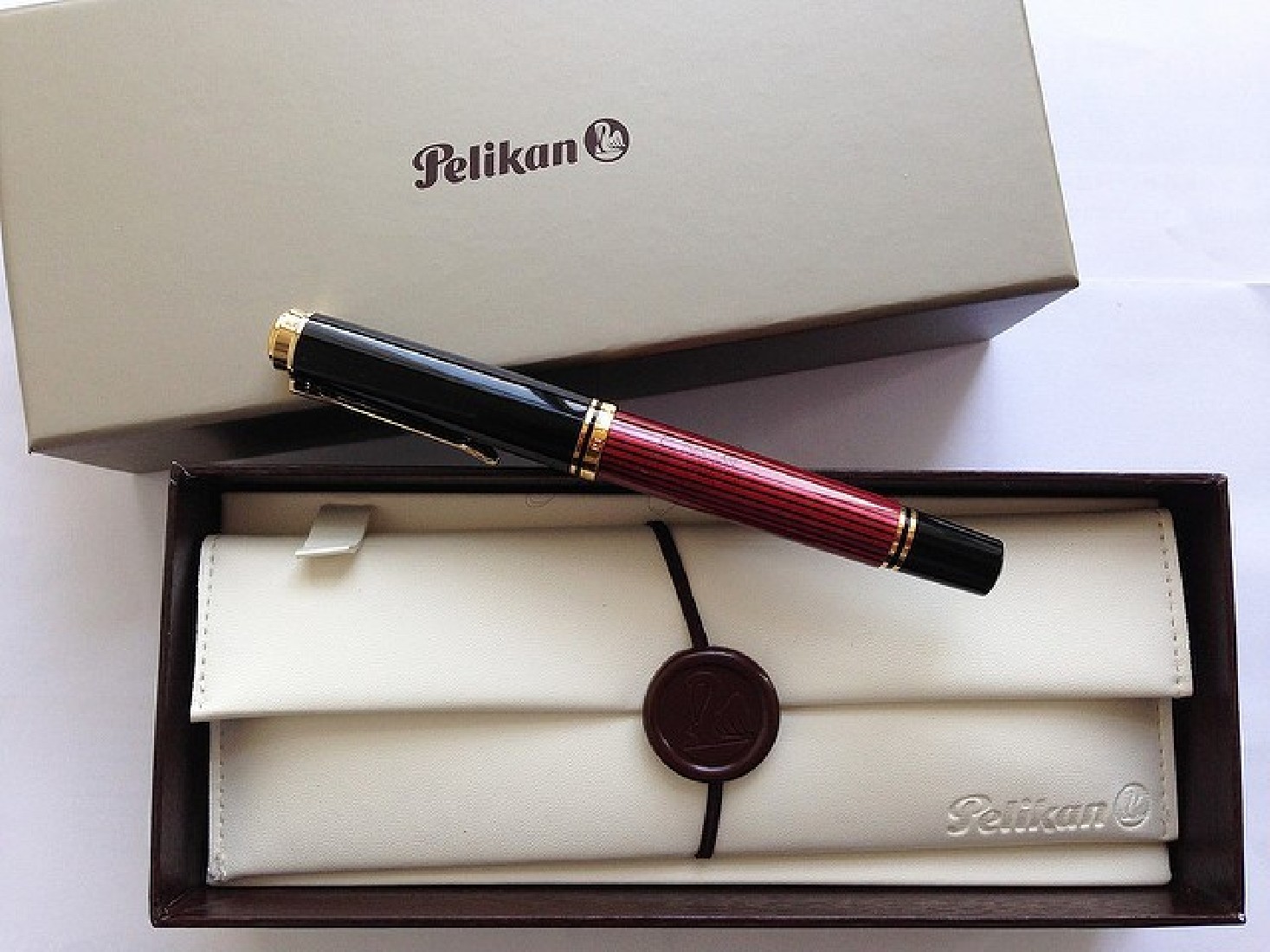 Pelikan Souveran M400 Black Red Fountain Pen Fine/Medium/Broad nib
